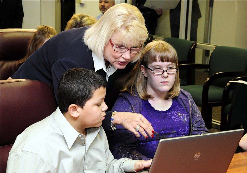 West Virginia First Lady to move into role full-time - WV MetroNews