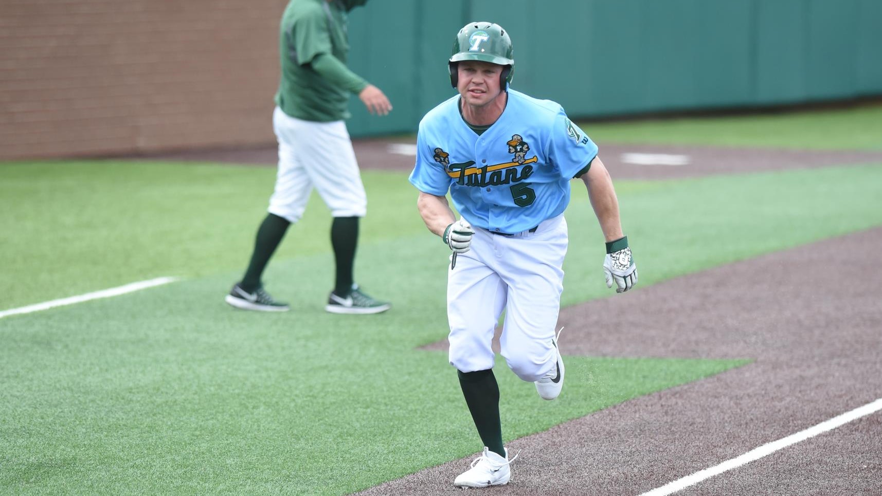 Kyle Davis sets pace for WVU's 18-5 romp at Tulane - WV MetroNews