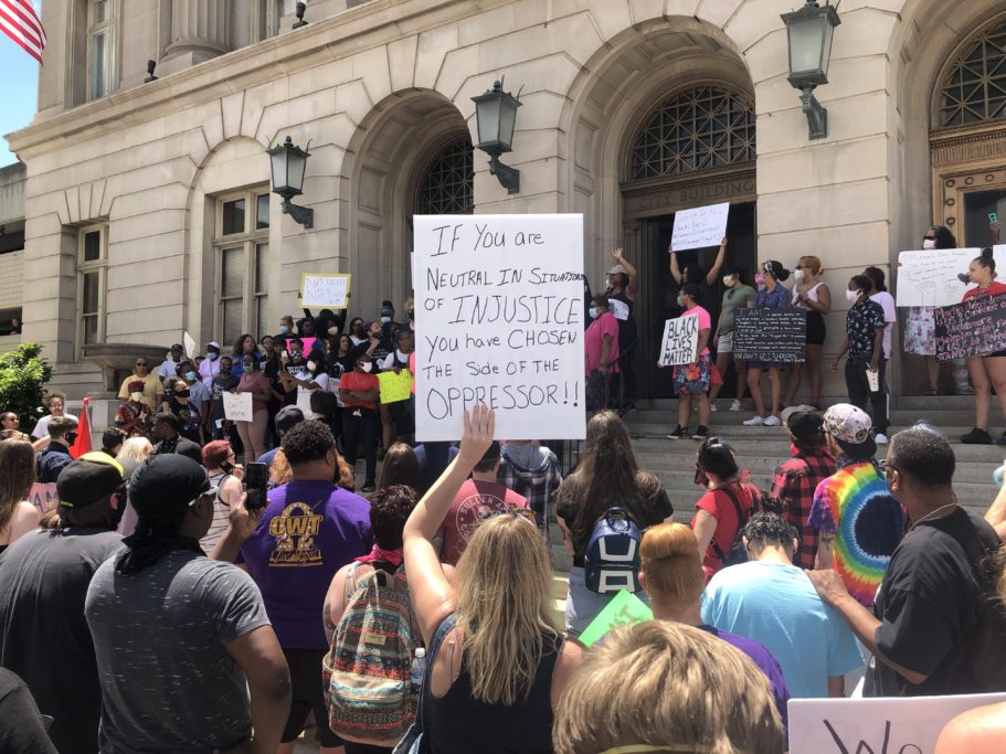 Peaceful protests over death of George Floyd, social injustice crowd ...