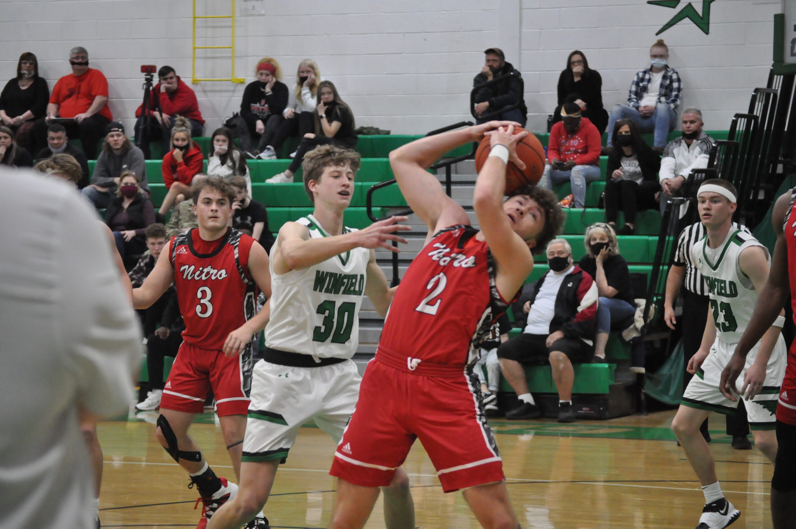 Nitro hangs on for 45-43 victory at Winfield - WV MetroNews