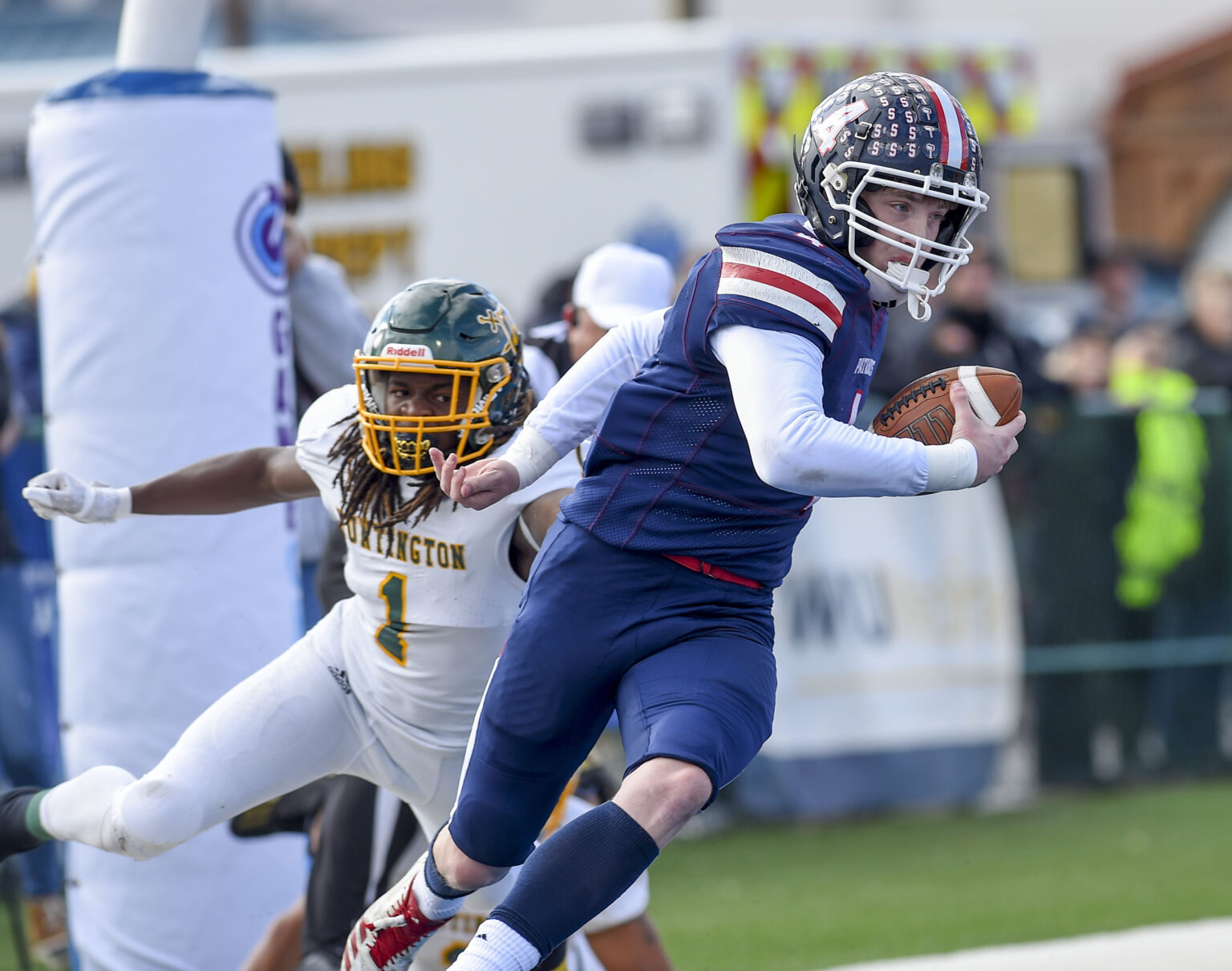 Defensive-minded Highlanders rise to the challenge, romp past Parkersburg South 28-3 to win ...