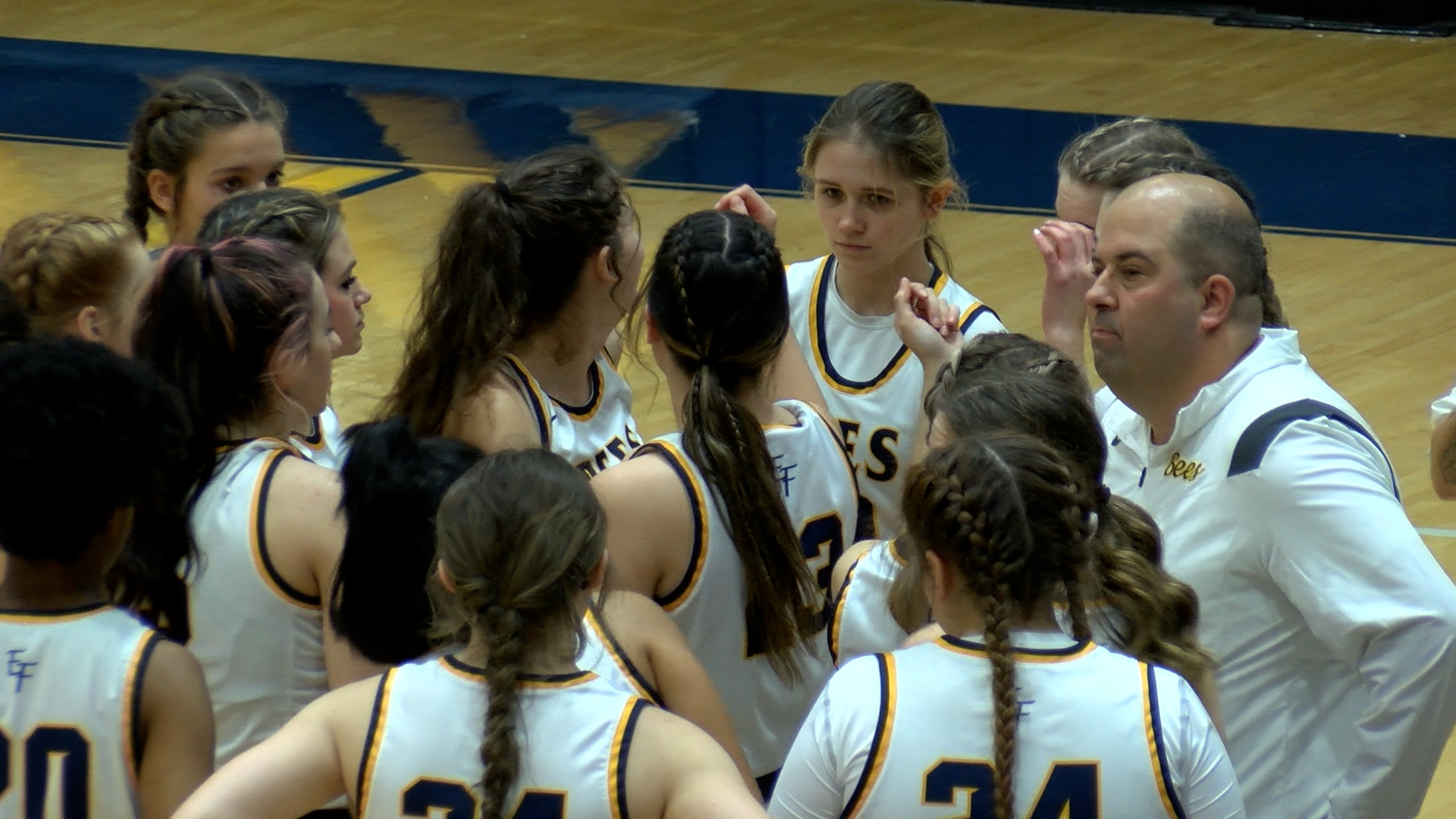 Beckman wins 100th game and East Fairmont holds off Sissonville, 58-55 ...