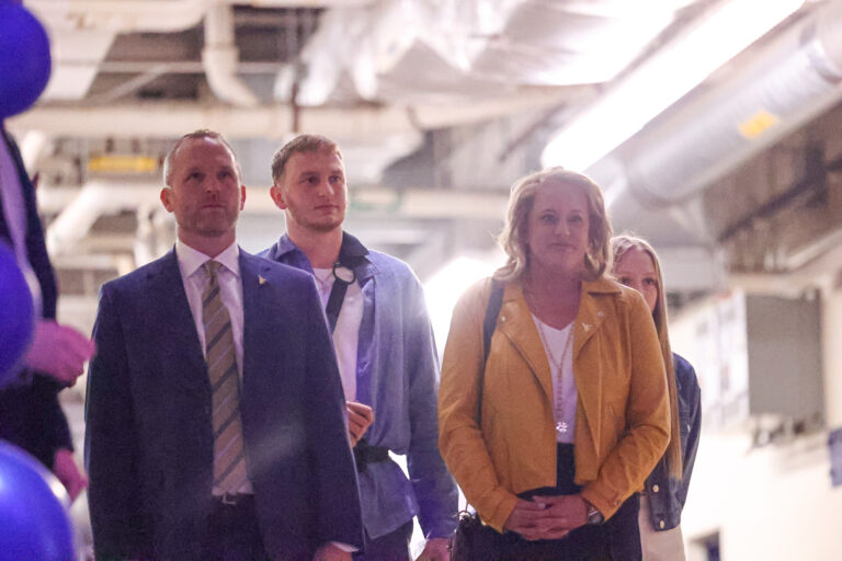 Darian DeVries welcomed as West Virginia men's basketball coach - WV ...