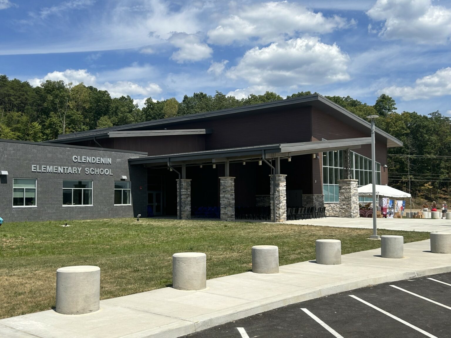 Community celebrates new Clendenin Elementary School - WV MetroNews