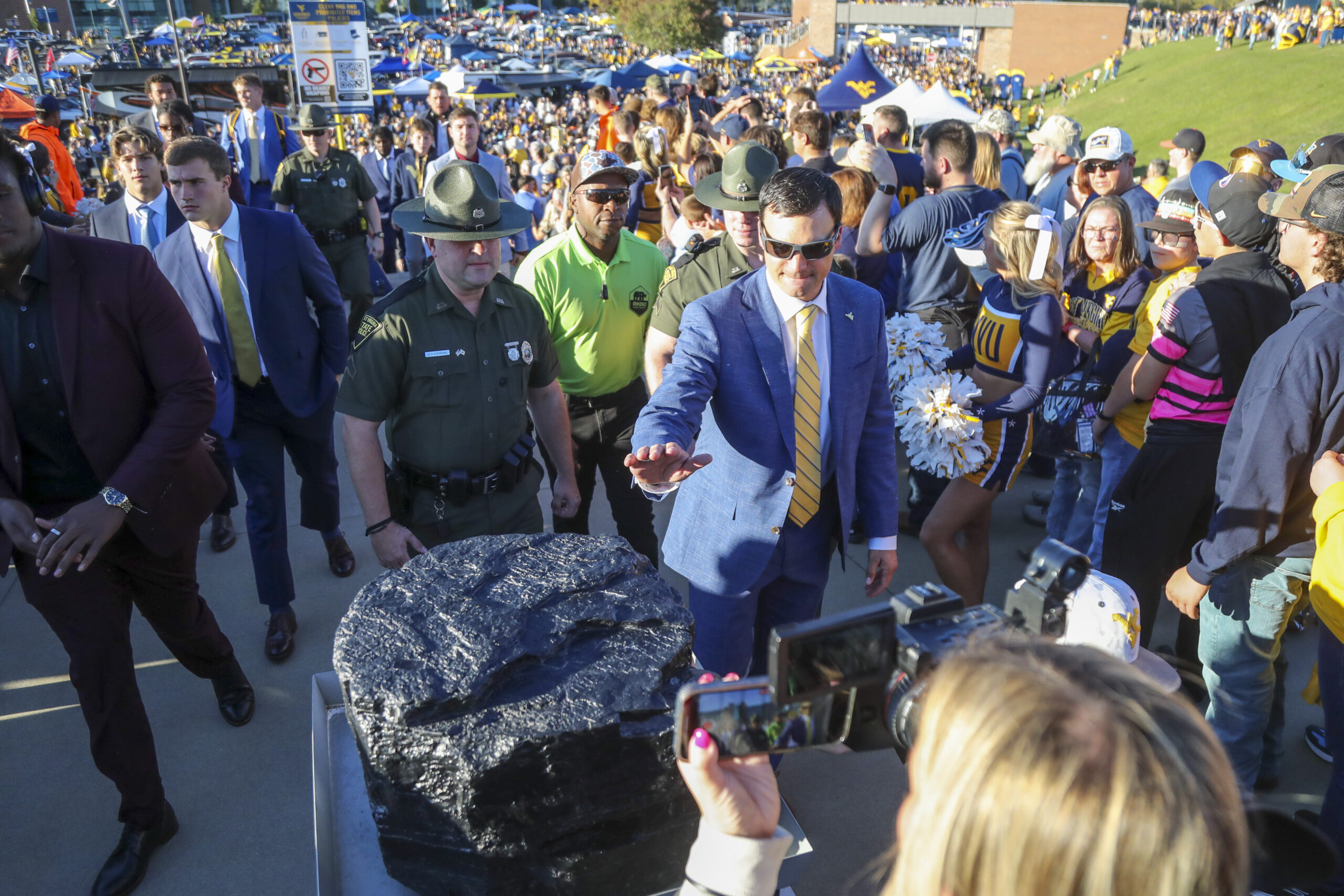 Follow along: West Virginia takes on No. 17 Kansas State - WV MetroNews